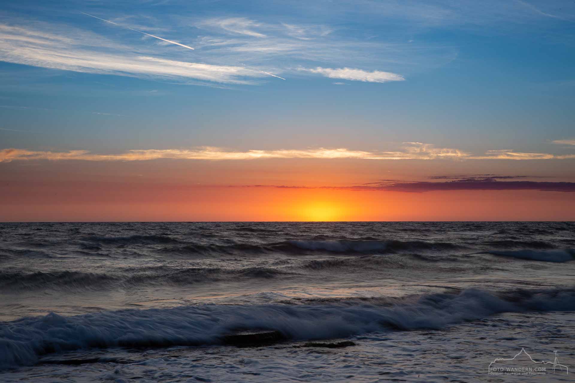Sonnenuntergang und Blaue Stunde am Meer | Foto-Wandern.com Sonnenuntergang und Blaue Stunde am Meer | Foto-Wandern.com